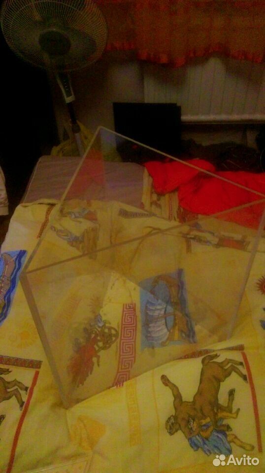 Аквариум треугольник с крышкой